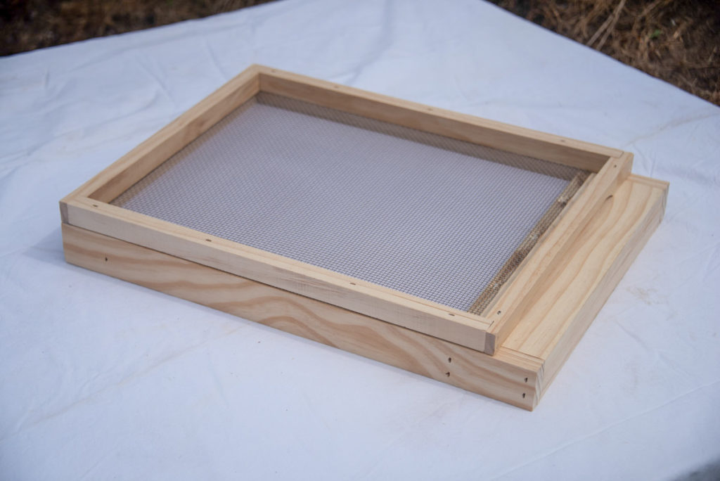 10 Frame Screen bottom board - Beehive (10 frames)