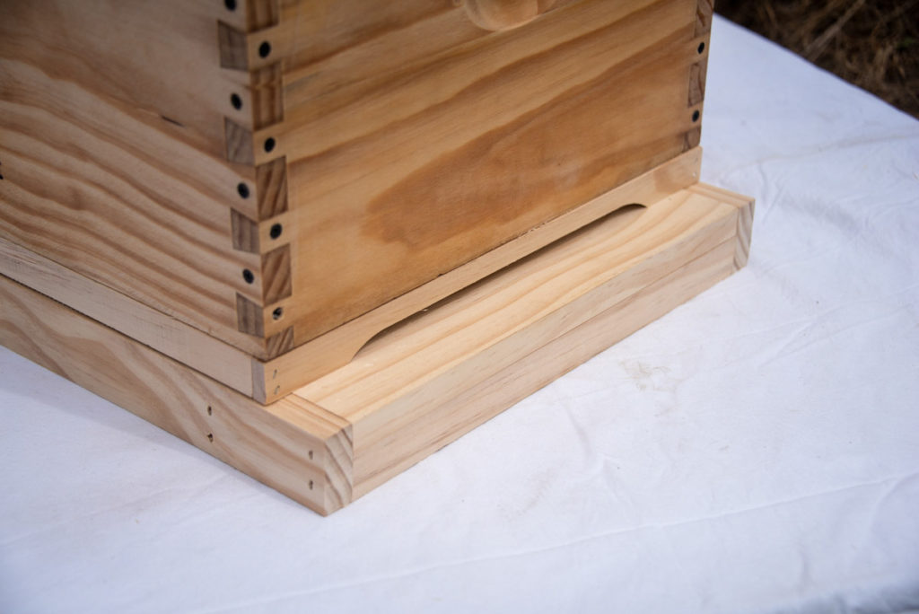 10 Frame Screen bottom board - Beehive (10 frames)