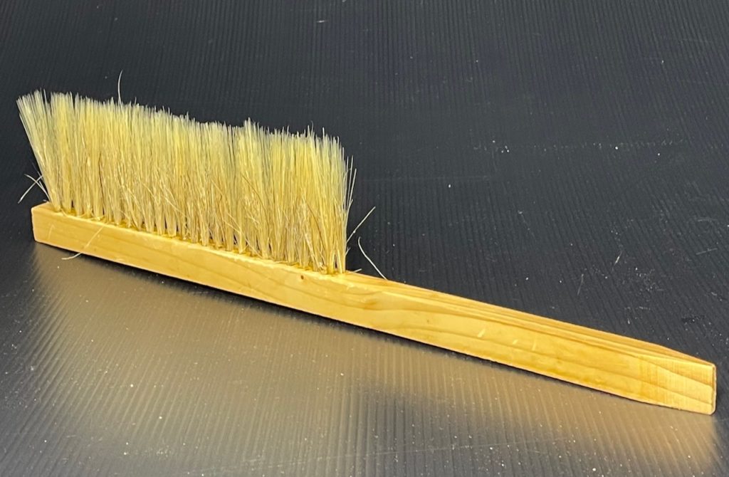 Bee Brush - Basic - Bristle Single Row Wooden handle
