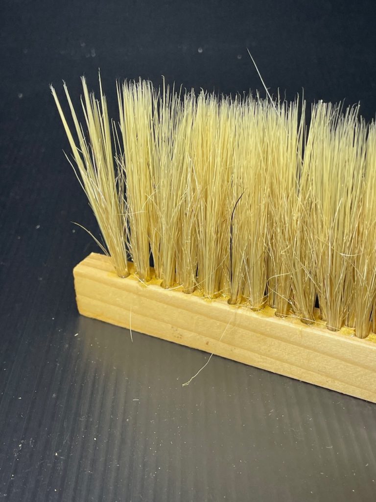 Bee Brush - Basic - Bristle Single Row Wooden handle