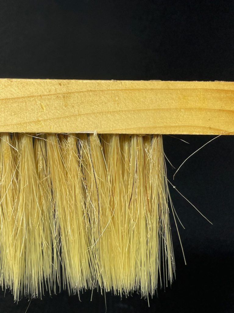 Bee Brush - Basic - Bristle Single Row Wooden handle
