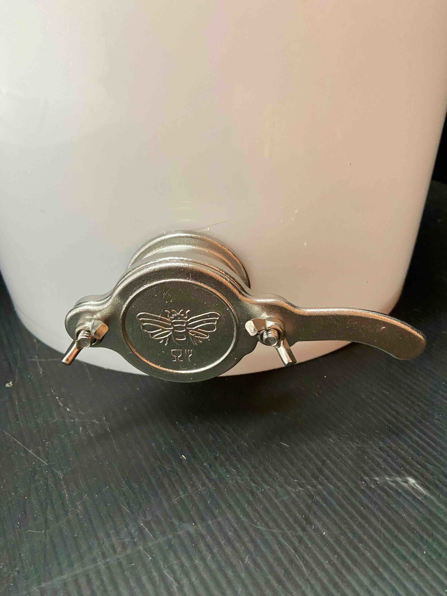 20L Pail with Honey Gate Honey Bucket